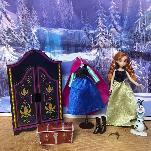 Disney | Toys | Preloved Frozen Anna Wardrobe Playset | Poshmark
